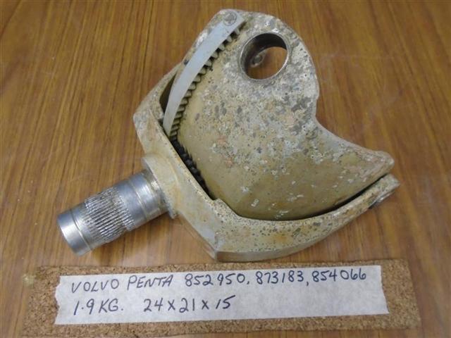VOLVO PENTA 290 DP-A DP-B SP-A STEERING YOKE / FORK 852852 & HELMET